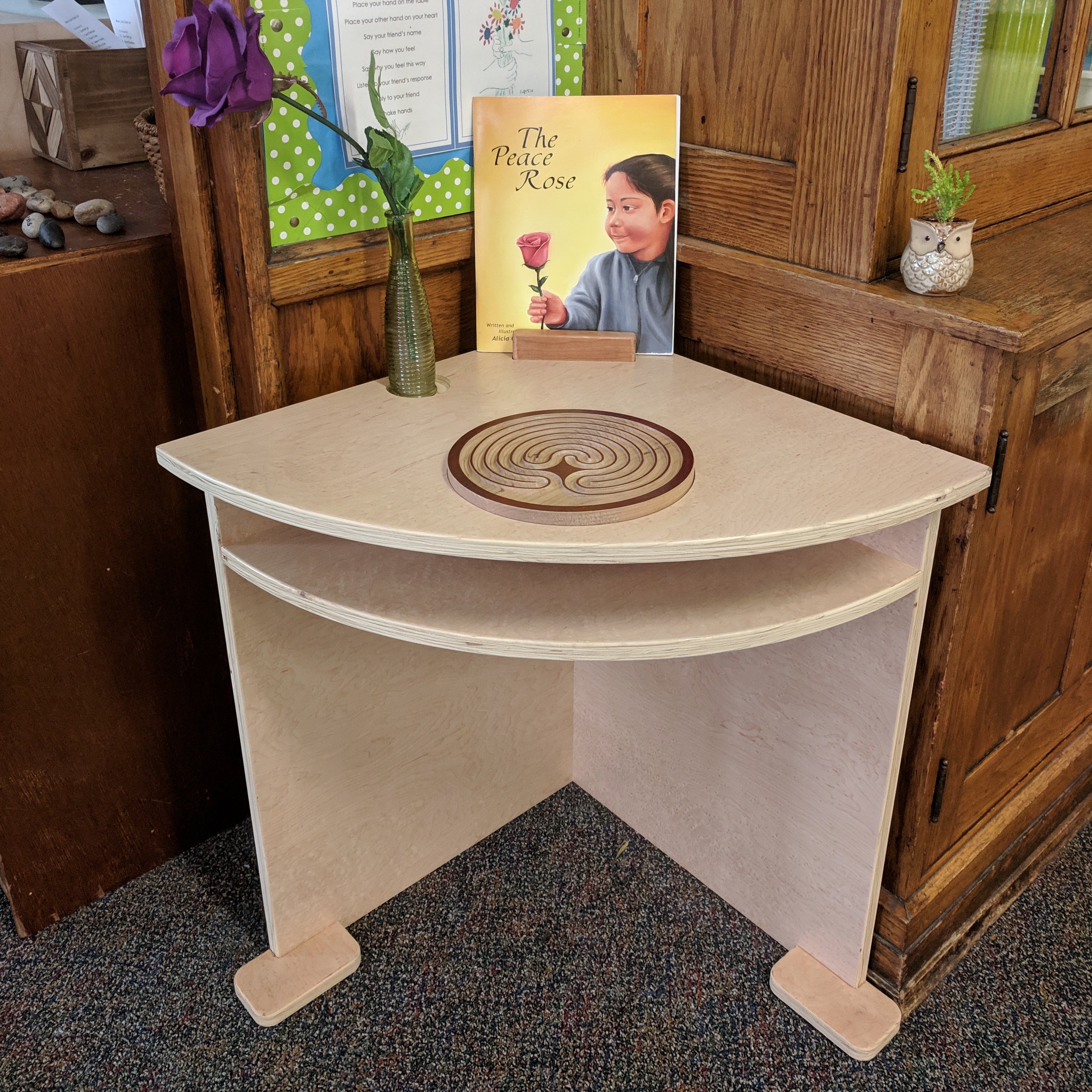 Corner Peace Table – Teaching Timbers